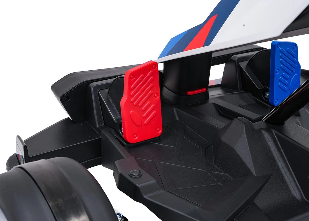 Ramiz BMW motokára s funkcí driftu bílá