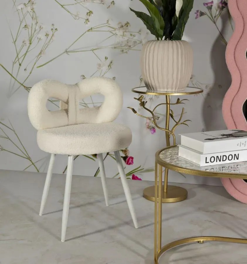 Designová jídelní židle Ilary Mini bouclé bílá