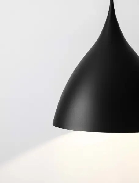 Černé designové svítidlo Syntopia