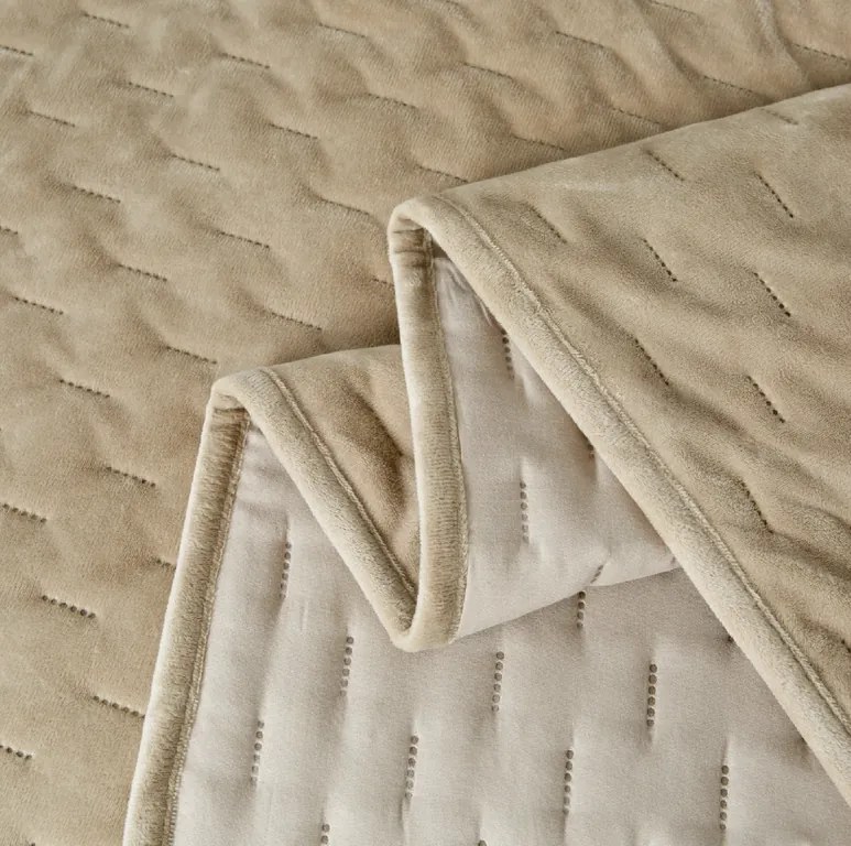 Sametový přehoz na postel ASTRALIA, béžový Rozměr: 200 x 220 cm
