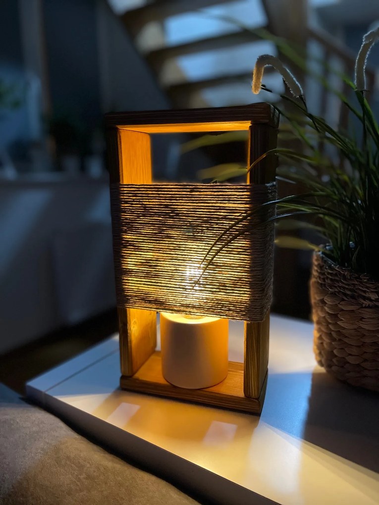 Dřevěná stolní i nástěnná lampa s LED žárovkou 33 cm (epores)