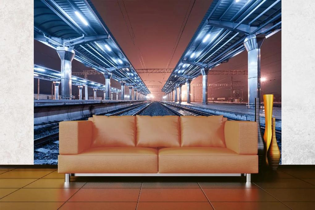 DIMEX | Samolepicí vliesová fototapeta na zeď Vlakové nádraží v noci MA-5-2862 | 375 x 250 cm | žlutá, metalická, šedá