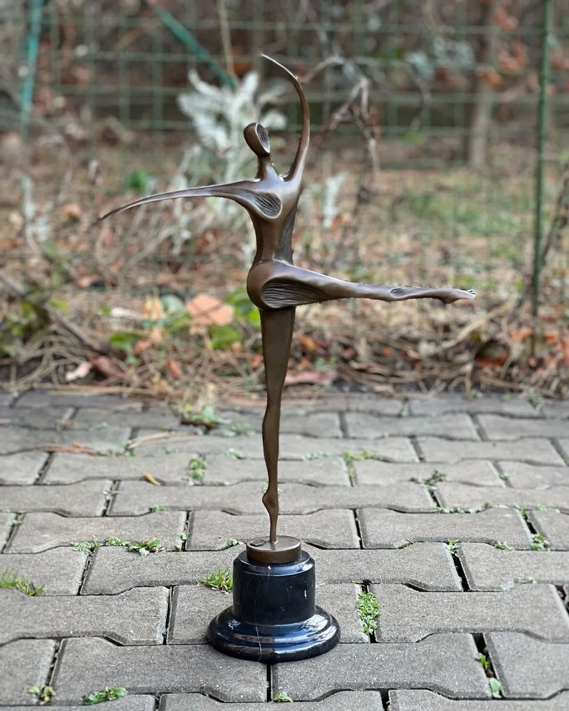 Moderní soška bronzová socha Tanečnice