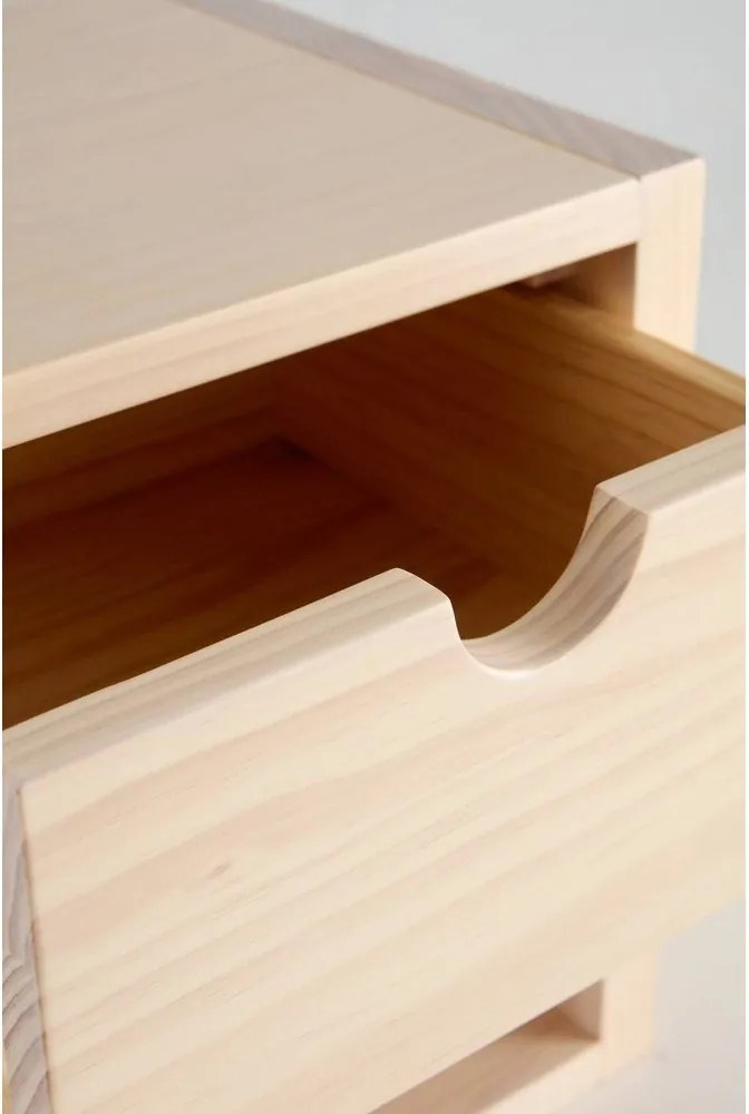 Závěsný/s poličkami noční stolek z borovicového dřeva ve světle přírodní barvě Arrie – Jotex