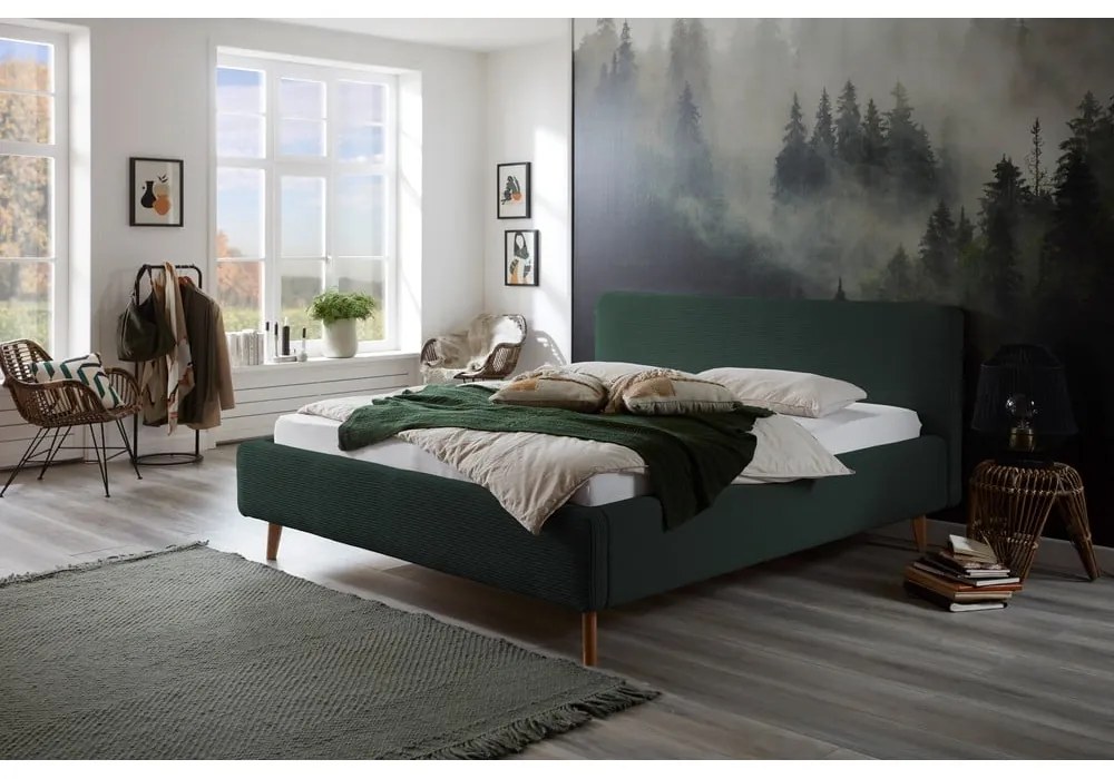 Tmavě zelená čalouněná dvoulůžková postel s úložným prostorem s roštem 180x200 cm Mattis Cord – Meise Möbel