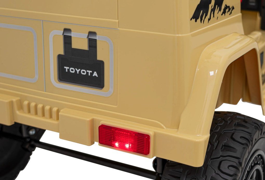 Ramiz Elektrické autíčko Toyota FJ Cruiser béžové + ovladač + pohon 4x4 + LED a audio + EVA kola + plynulý rozjezd
