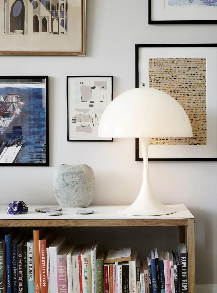 Louis Poulsen Přenosná lampa Panthella 250 Opal Pale Rose, růžová barva