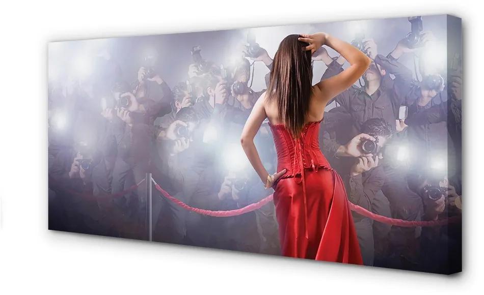 Obrazy na plátně Samice červené šaty lidé 120x60 cm