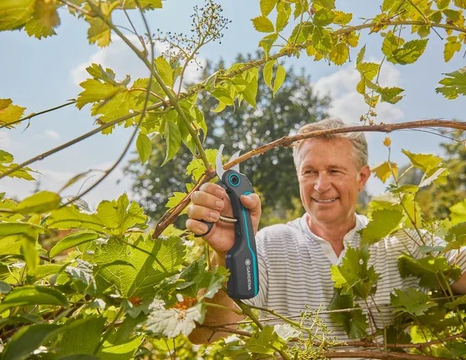 © 2024 - 2025 GARDENA Nůžky AssistCut