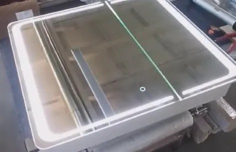 Lavedo Vivace White 60 zrcadlová skříňka do koupelny s LED podsvícením