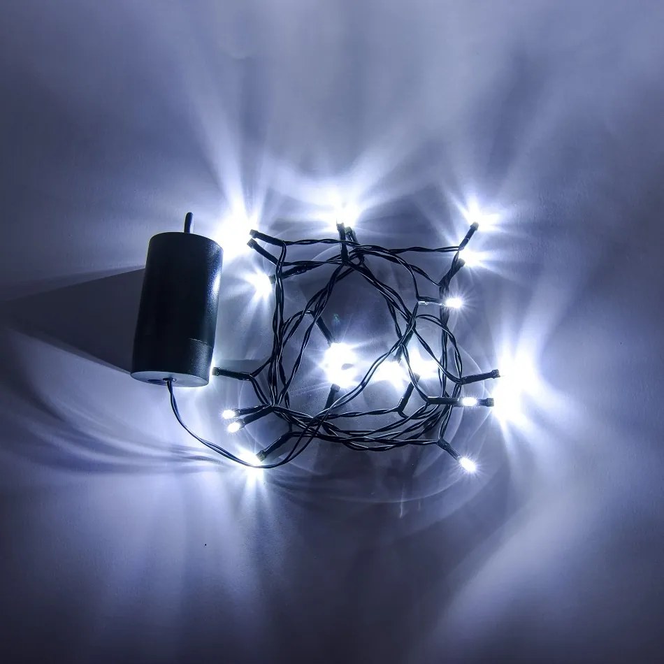 LED světýlka na baterie, venkovní, 2,2 m, ledově bílá, 20 diod, tmavě zelený kabel, IP44, ovladač, 4 × AA