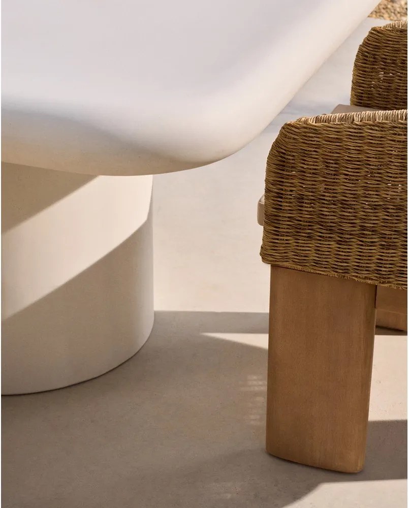 Betonový zahradní jídelní stůl 135x135 cm Addaia – Kave Home