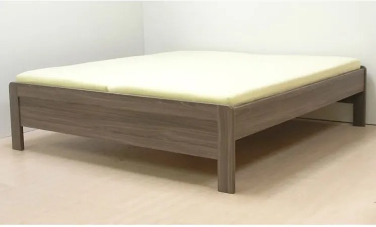 BMB Dřevěná postel Karlo s nízkým čelem 200x90