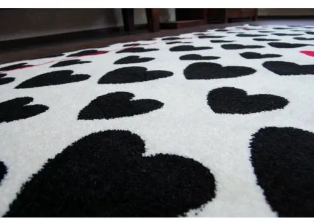 koberec SKETCH F755 krém/ černá srdce velikost 160x220 cm | krásné koberce cz
