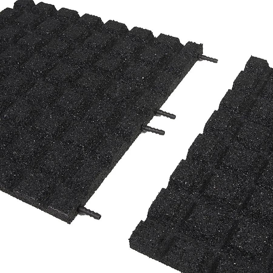 Černá gumová dlaždice (V30/R15) - délka 50 cm, šířka 50 cm a výška 3 cm