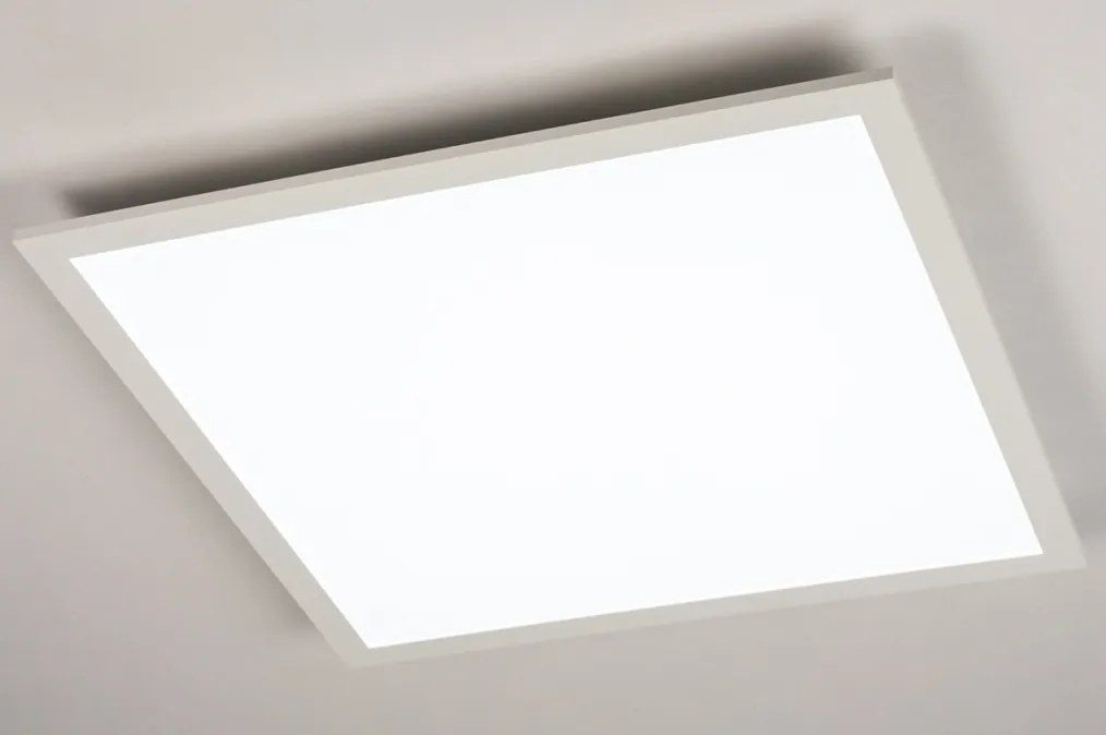Stropní LED svítidlo v barvě bílá, umístěné na stropu