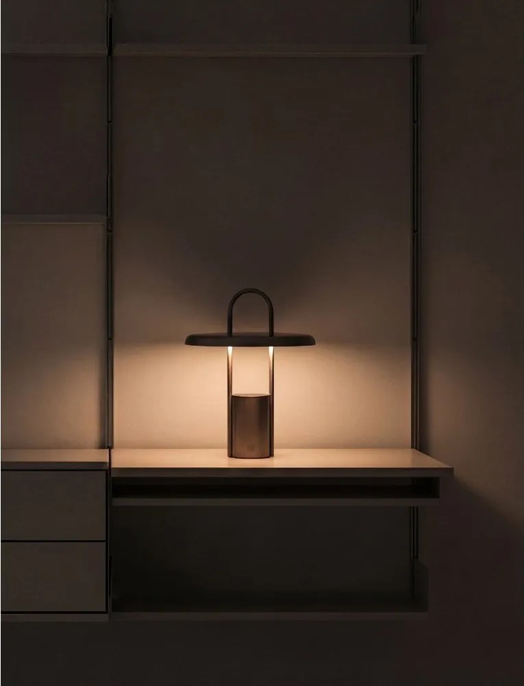 LED stmívatelná stolní lampa nerezová ve stříbrné barvě (výška 25 cm) Pier – Stelton