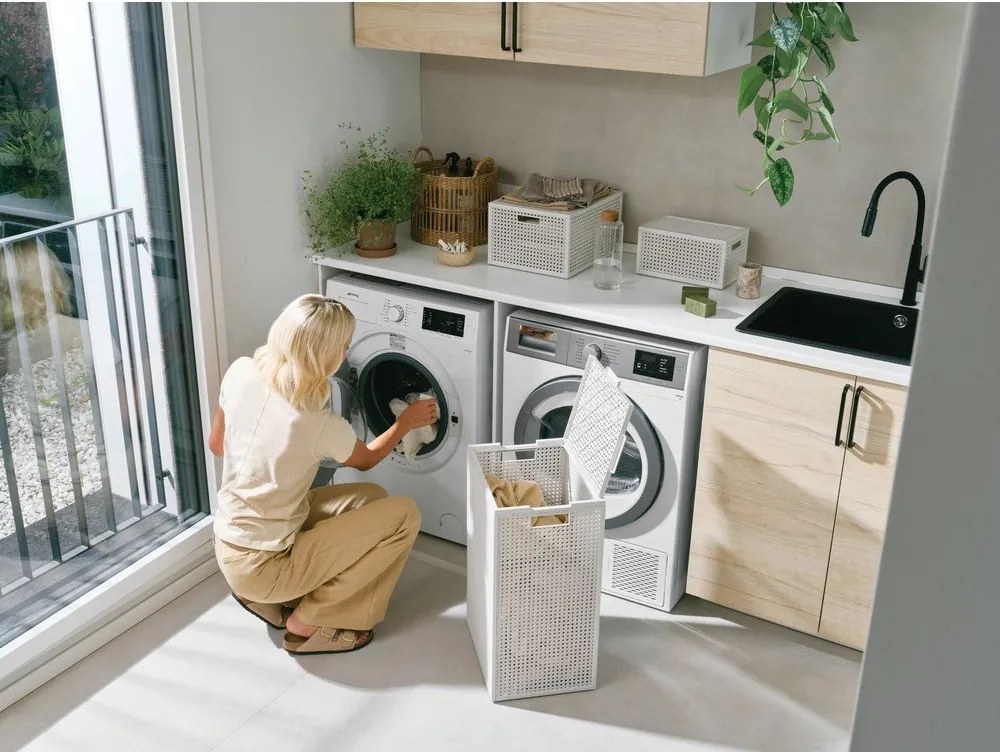 Krémový úložný box s víkem z recyklovaného plastu 28x28x28 cm Kaya Cube – Curver