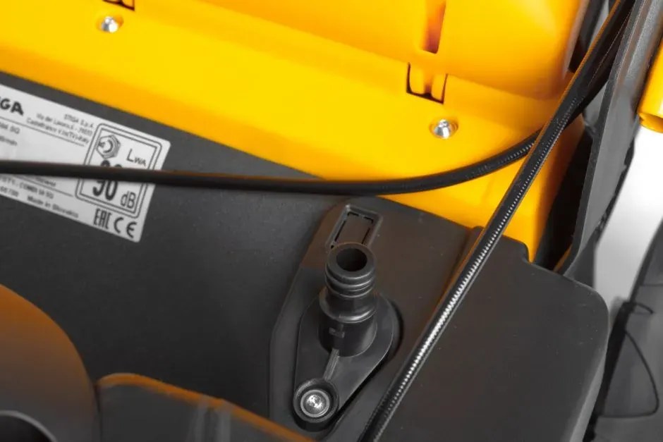 Benzínová sekačka na trávu Stiga Combi 50 SQH (motor Honda GCVx170 a mulčování)