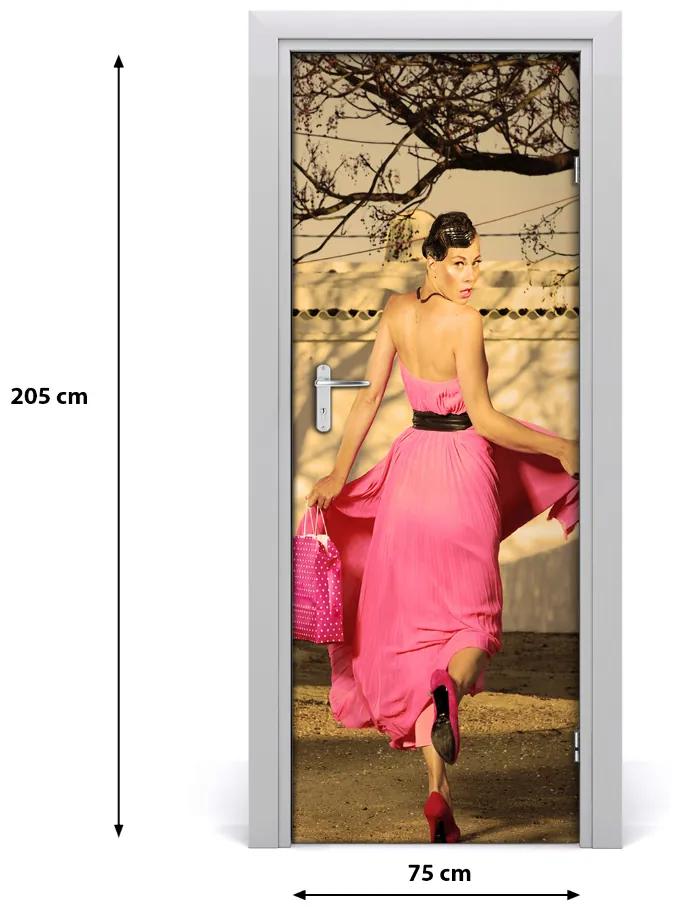 Fototapeta na dveře lidé žena růžová 75x205 cm