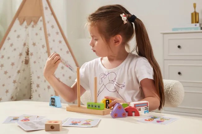 Dřevěná skládačka pro děti Viga 44652 Roboti