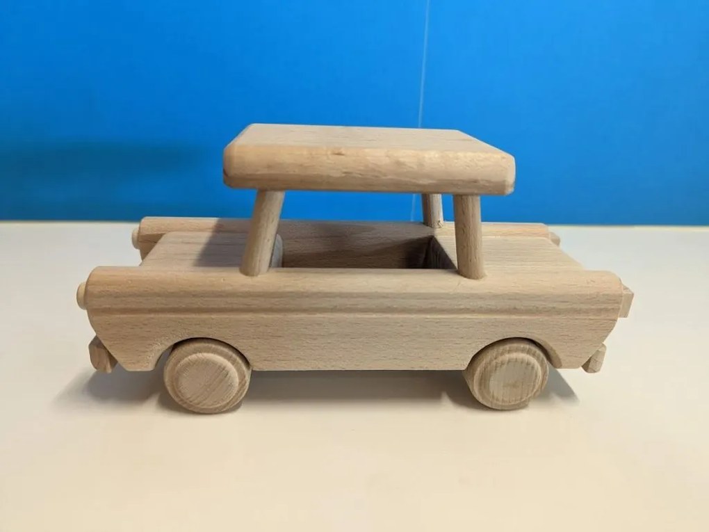 Gaboni 92245 Dřevěné auto Trabant, 24 x 9 x 11 cm