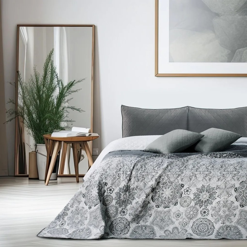 Oboustranný přehoz z mikrovlákna DecoKing Brigha bílo-šedý