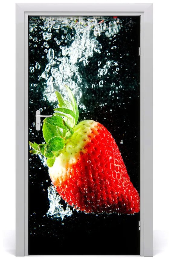 Fototapeta na dveře samolepící jahody pod vodou 85x205 cm