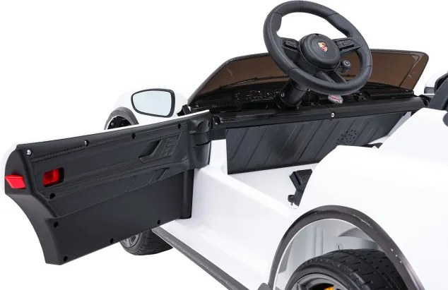 Elektrické autíčko Porsche Taycan Turbo S bílé