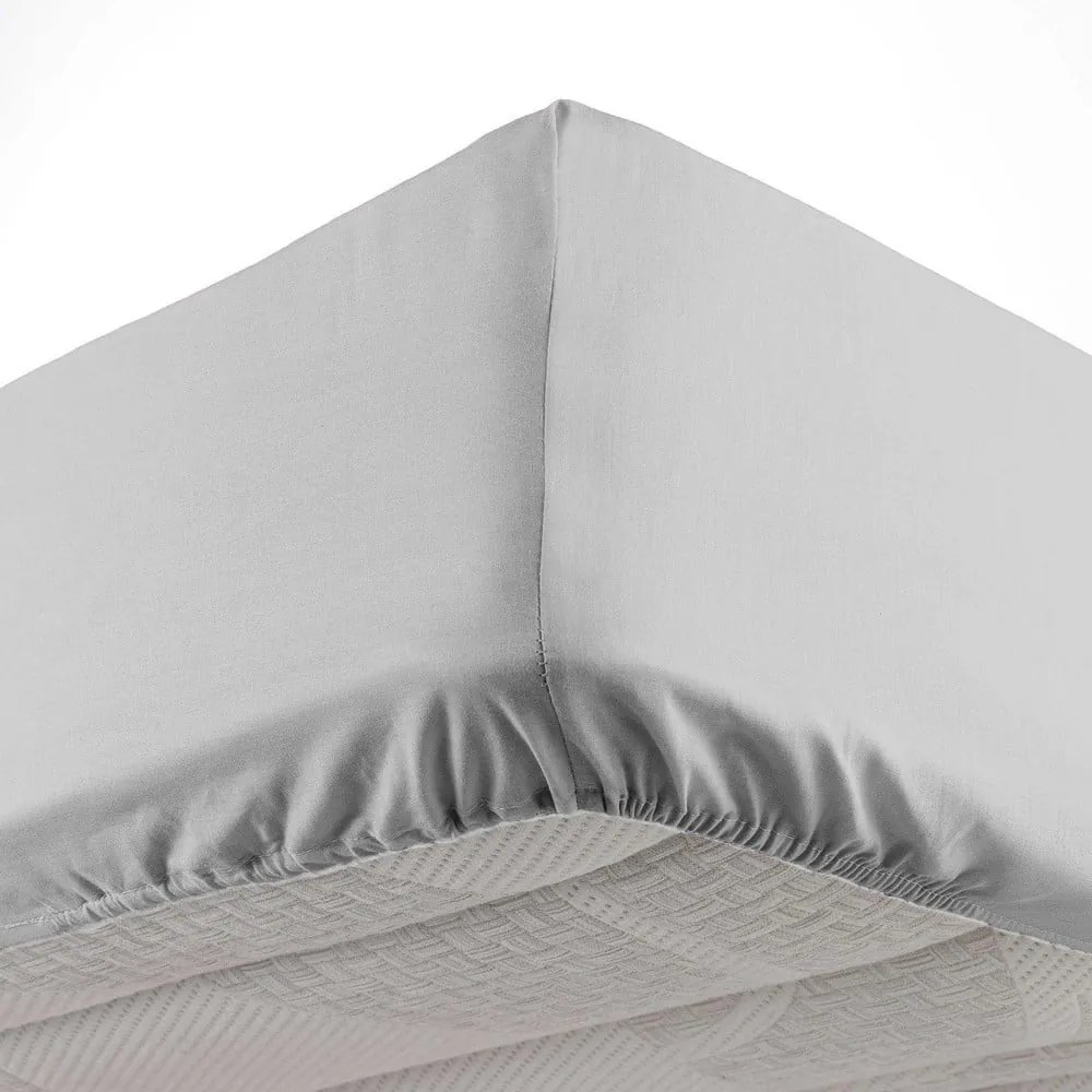 Světle šedé napínací prostěradlo z mikrovlákna 140x190 cm Oscar – douceur d'intérieur