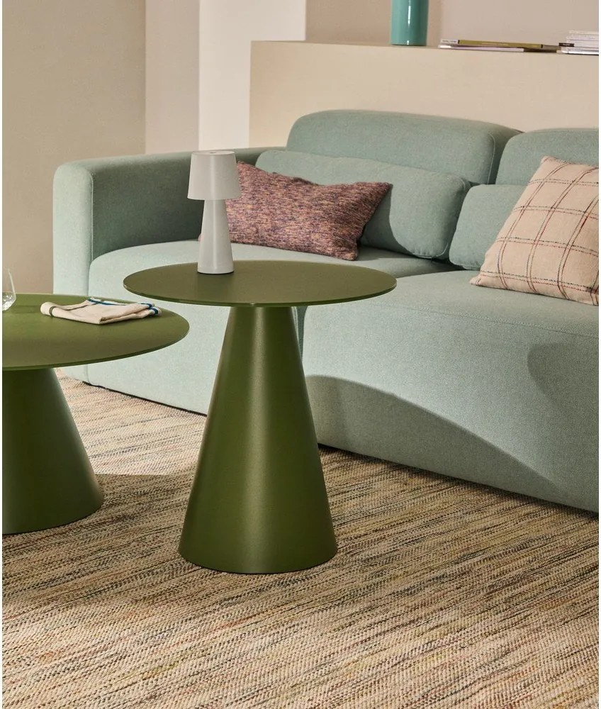 Kulatý odkládací stolek se skleněnou deskou ø 50 cm Wilshire – Kave Home