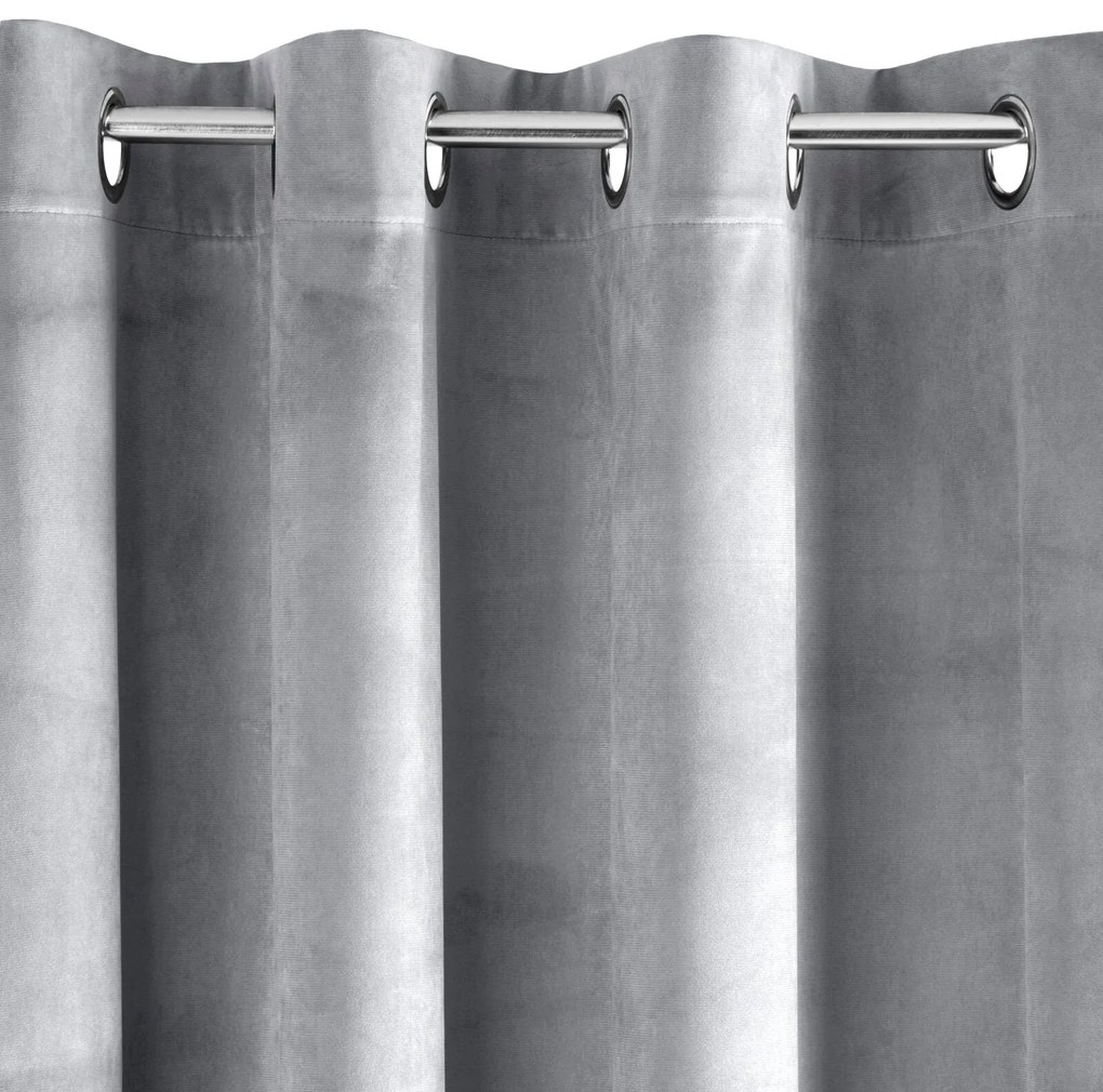ZATEMŇOVACÍ ZÁVĚS NA KROUŽCÍCH PIERRE 140X250 CM STŘÍBRNÁ