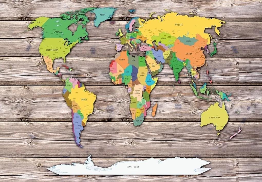 Postershop Fototapeta vliesová: Barevná mapa světa na dřevě - 368x280 cm