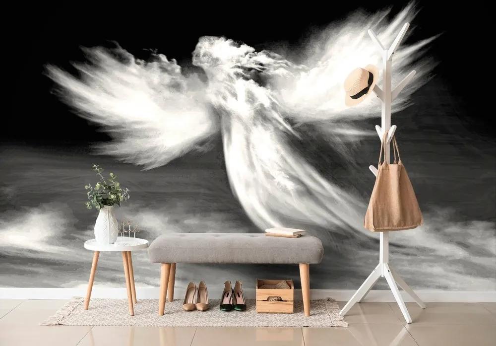 Tapeta anděl v oblacích v černobílém provedení - 225x150 cm