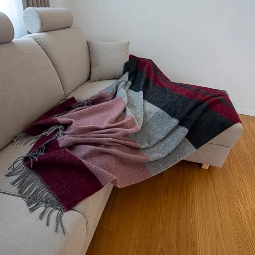 Vlněná deka Egea 8 - vínová a šedá kostka