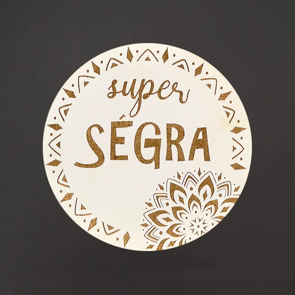 AMADEA Dřevěný podtácek kulatý text "super ségra", průměr 10,5 cm, český výrobek