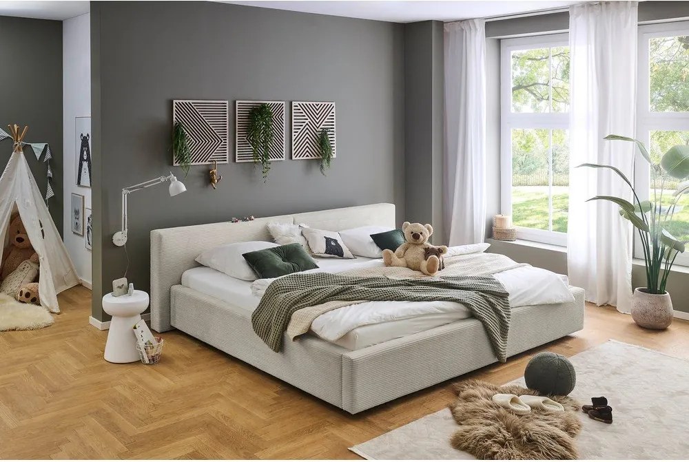 Béžová čalouněná dvoulůžková postel s úložným prostorem s roštem 200x240 cm Cube – Meise Möbel