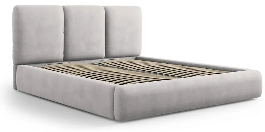 Světle šedá čalouněná dvoulůžková postel s úložným prostorem s roštem 200x200 cm Brody – Mazzini Beds