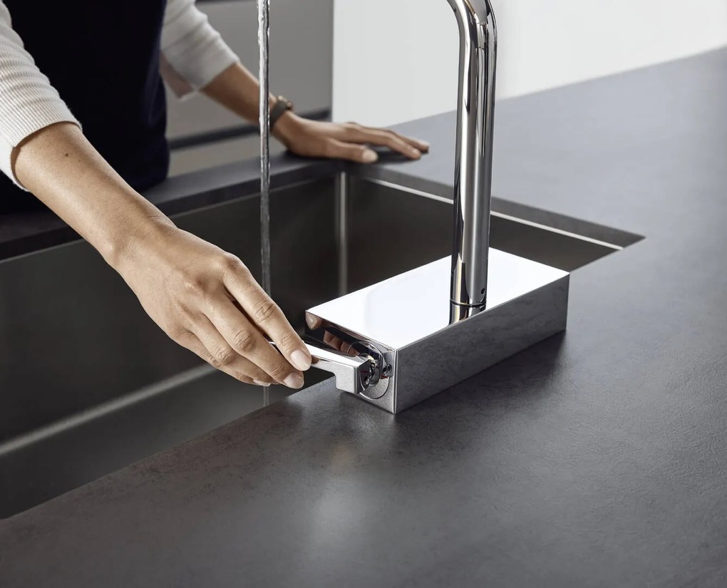 Hansgrohe M81, dřezová baterie Aquno Select s výsuvnou koncovkou a plochým sprchovým proudem, sBox, chromová, 73830000