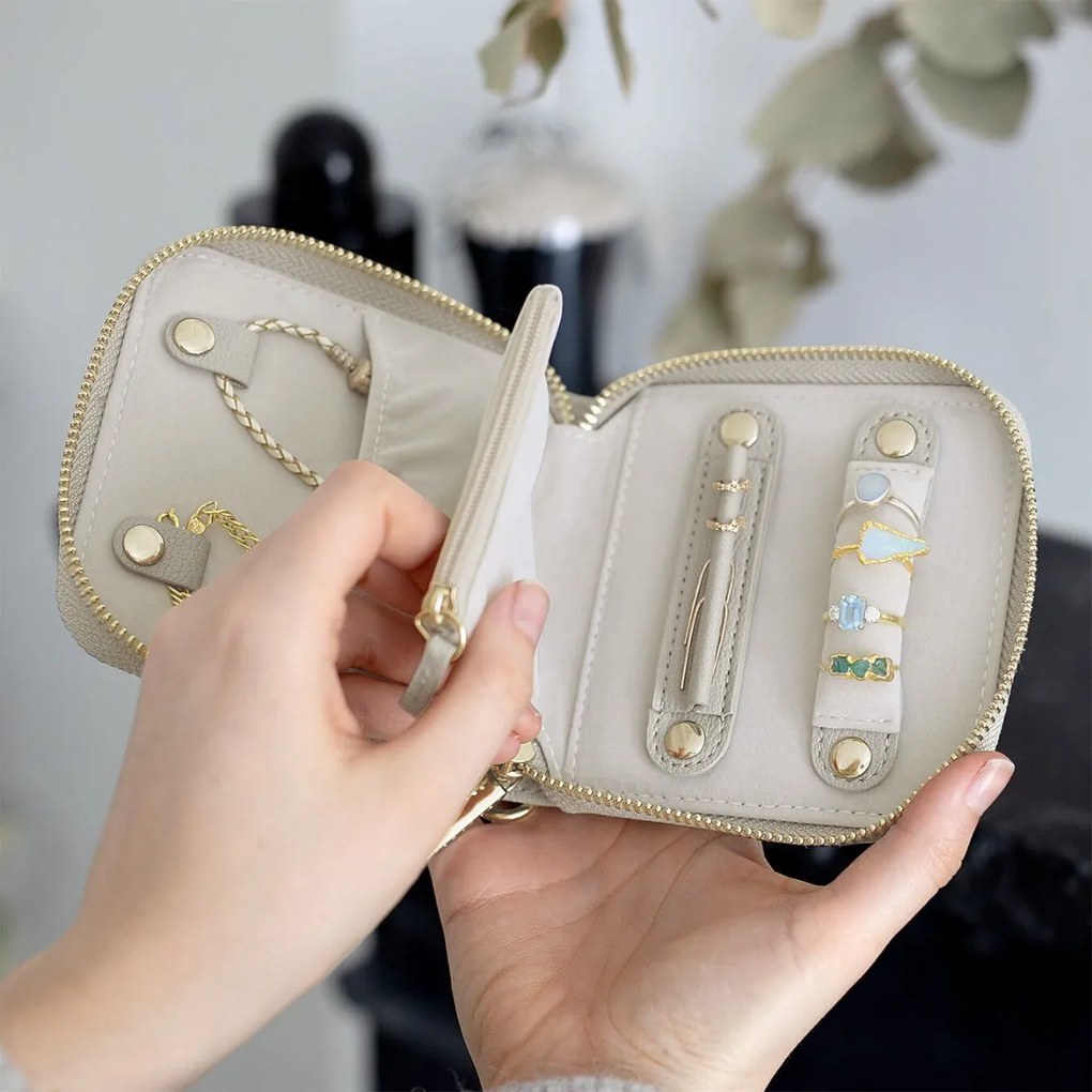 Stackers, Kompaktní cestovní šperkovnice Oatmeal Compact Jewellery Roll | krémová 75624