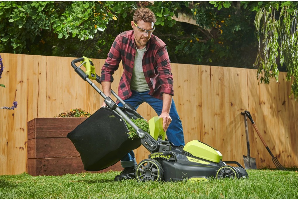 Ryobi RY36LM40A-140 36V bezuhlíková sekačka na trávu šířka záběru 40cm