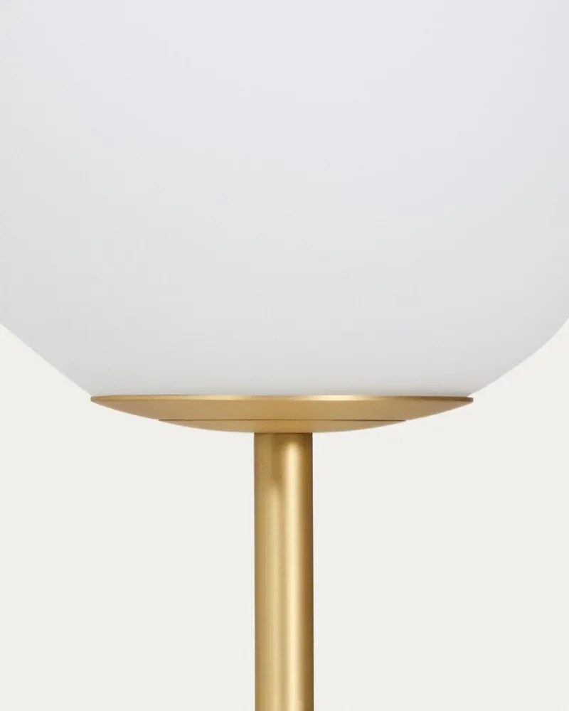 Bílá/ve zlaté barvě stojací lampa se skleněným stínidlem (výška 155 cm) Brisia – Kave Home