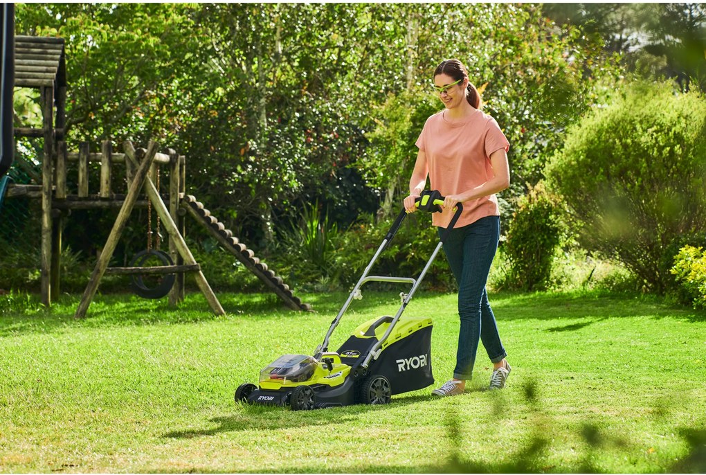 Ryobi RY18LMH37A-250 18V akumulátorová hybridní sekačka na trávu 37cm (včetně 2x5.0Ah) - SLEVA !