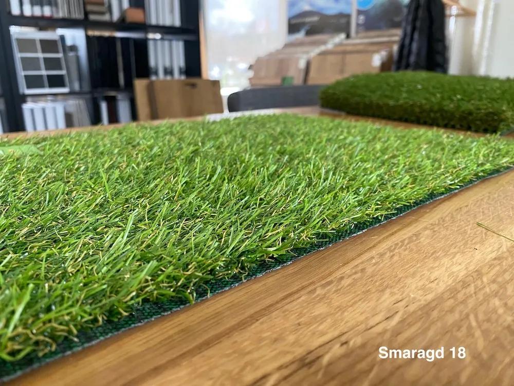 Travní koberec Smaragd šíře 4m zelená