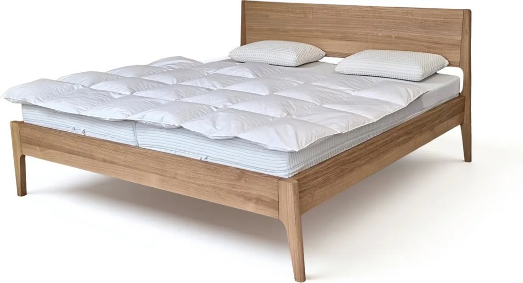 Designová postel Postelia ADRIA Buk jádrový 180x200cm - dřevěná postel z masivu o šíři 4 cm