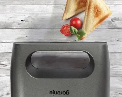 Gorenje SM703GCG stříbrná / Sendvičovač / 700 W / 3 vyměnitelné plotýn