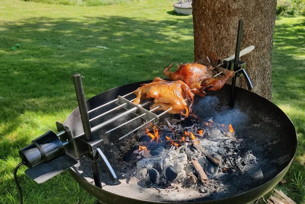 Přenosné ohniště Ø 90 cm s grilovacím roštem V