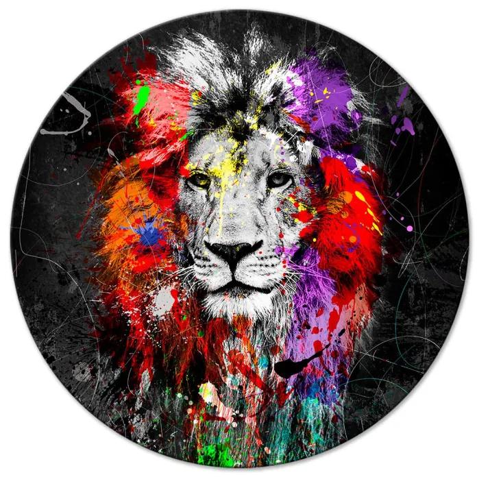 Kulatý obraz Barevný lev - veselé královsky zbarvené zvíře na šedém pozadí