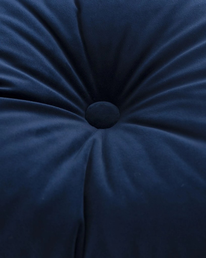 Sametový polštář Velvet s knoflíkem barva tmavě modrá látka lesklé, sametová