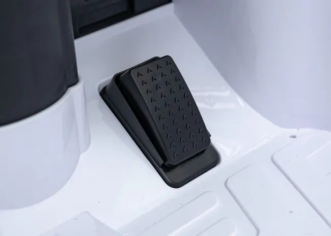 Elektrické autíčko RUF CTR3 bílé
